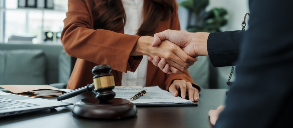 When You Should Hire a Car Accident Lawyer | Free Consult